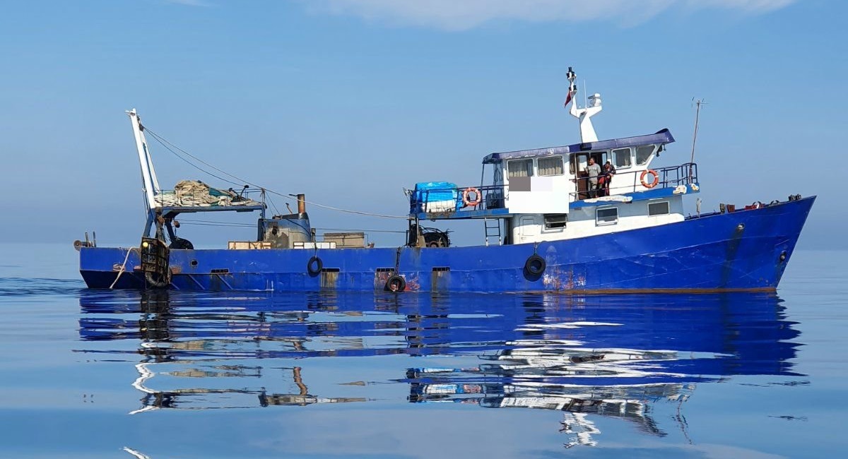 Τον έπιασαν να ψαρεύει παράνομα με αλβανικό σκάφος δυτικά της Κέρκυρας ...